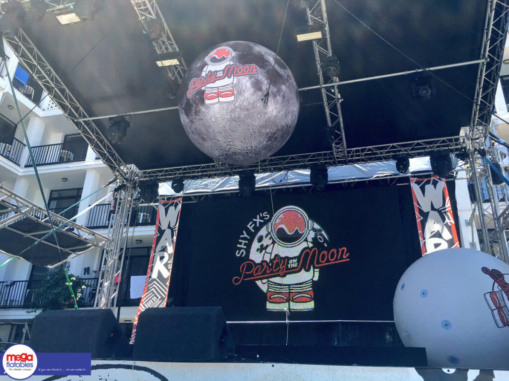 Inflatable Moons – Enquire about custom inflatable moons