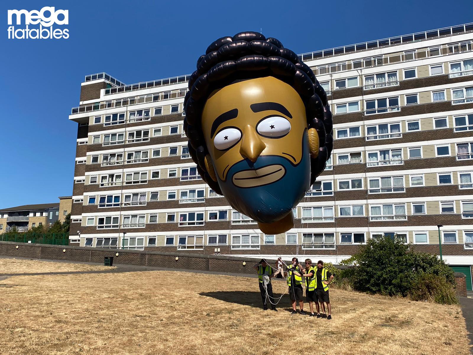 Megaflatables Create 6 Metre Helium-Filled Cartoon Characters of Mo ...